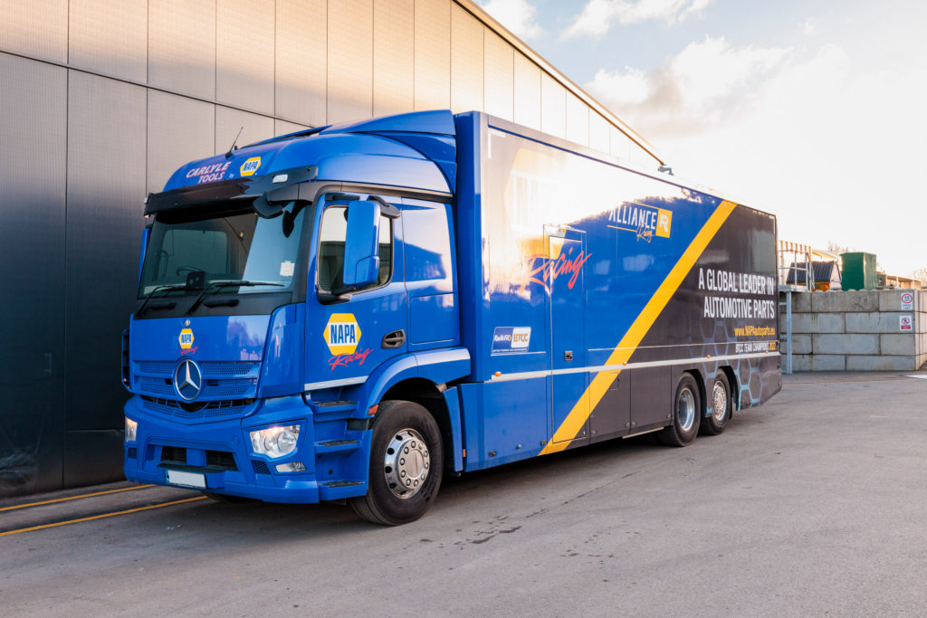 The Reefer Trailer Centre's Mercedes Makeover for Napa Racing's BTCC ...